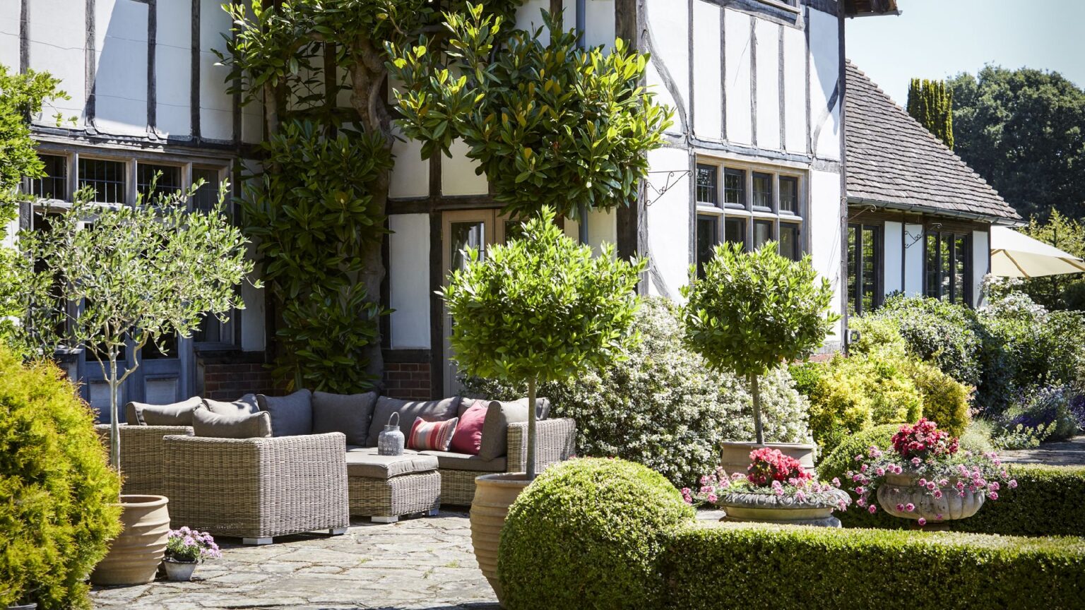 Outdoor Living Spaces – Landscape Design and Garden Project Management ...
